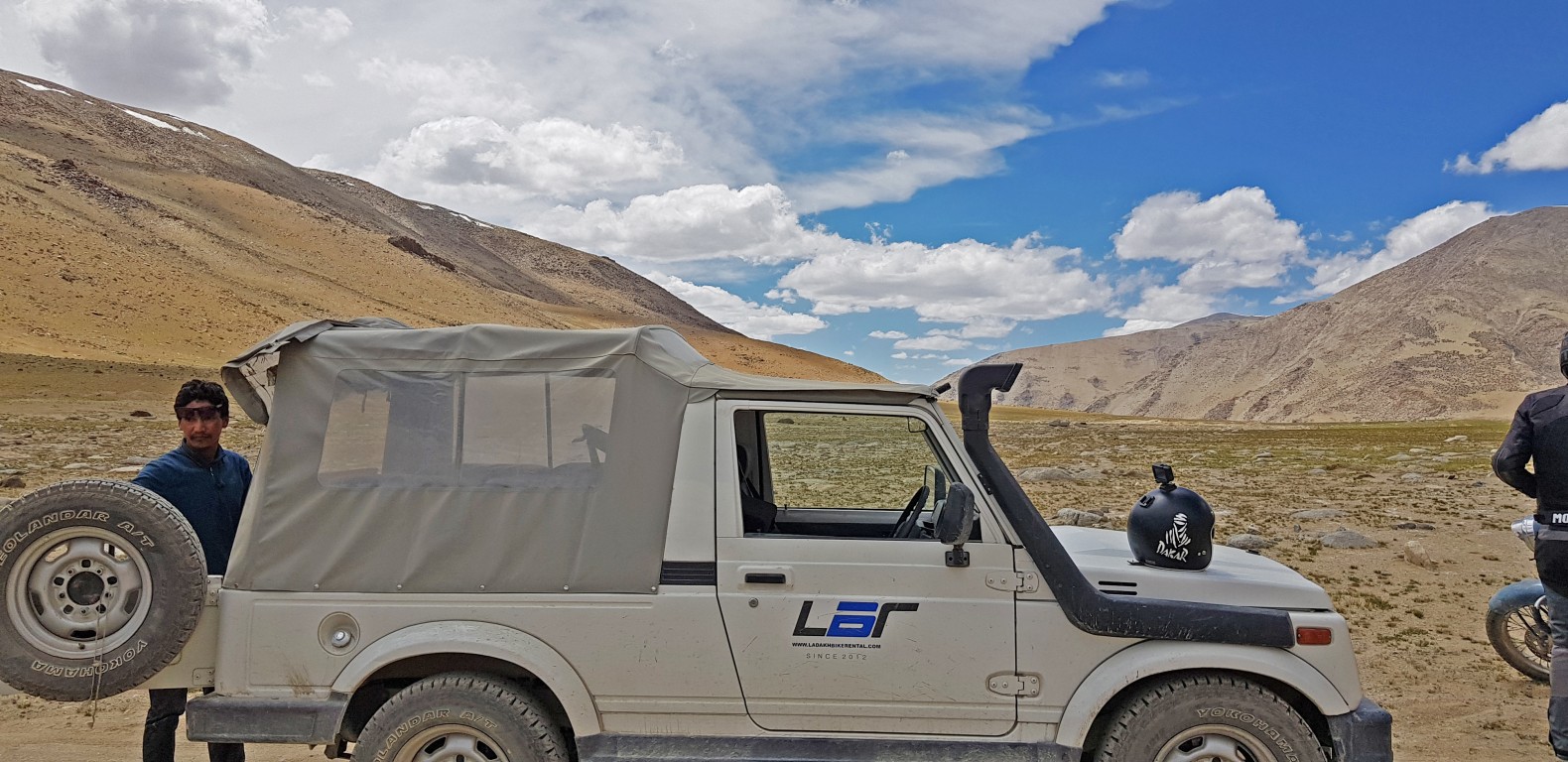 Backup and Support Vehicles for Ladakh Bike Expedition | Ladakh Bike Rental